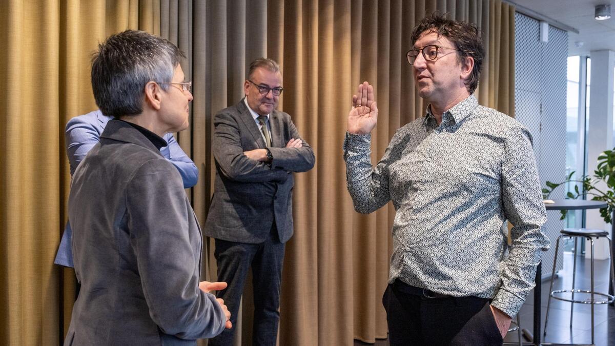 Essens burgemeester Geert Vandekeybus legt eed af bij gouverneur | GVA